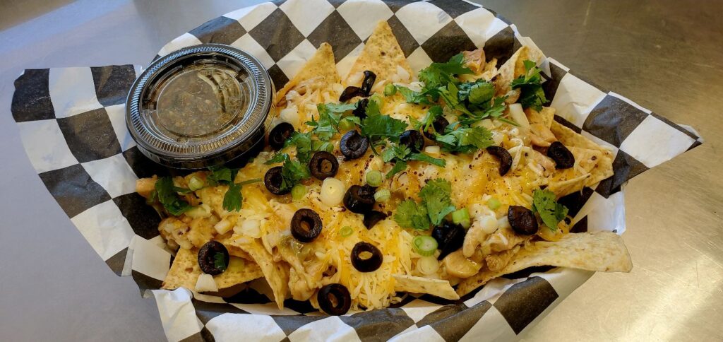 Verde Chicken Nachos – Encore Food Truck